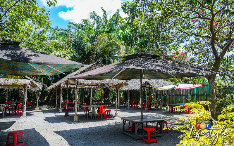 Partake of fresh toddy and yummy curries at Banting’s Chelliah Toppu | FMT