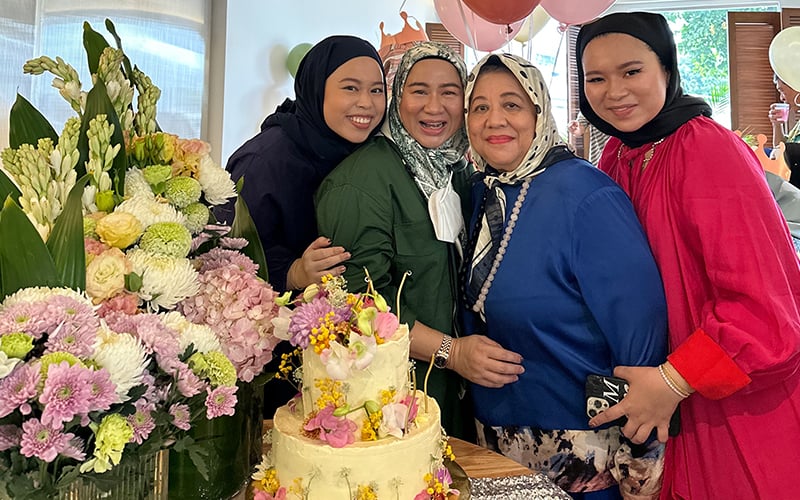 Sisters master ‘Padang’ cuisine using nenek’s recipes | FMT