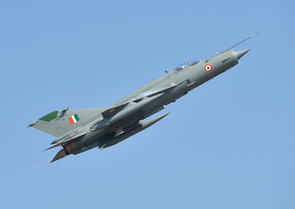 2 dead after Russian-made MiG jet crashes in India | FMT