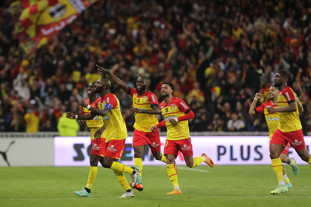 10-man Lens closer to Champions League with win over Reims | Free ...