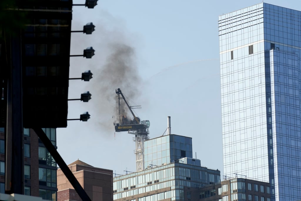 4 injured after dramatic New York crane collapse | FMT