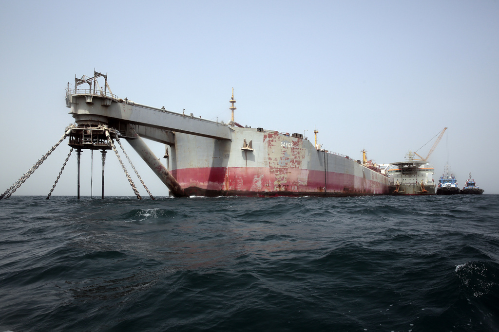 UN removes oil from decaying tanker in Red Sea | Free Malaysia Today (FMT)