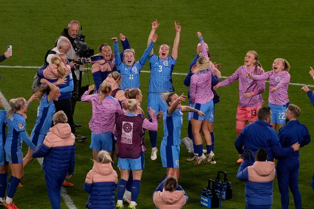 England reach first WWC final despite Kerr stunner | FMT