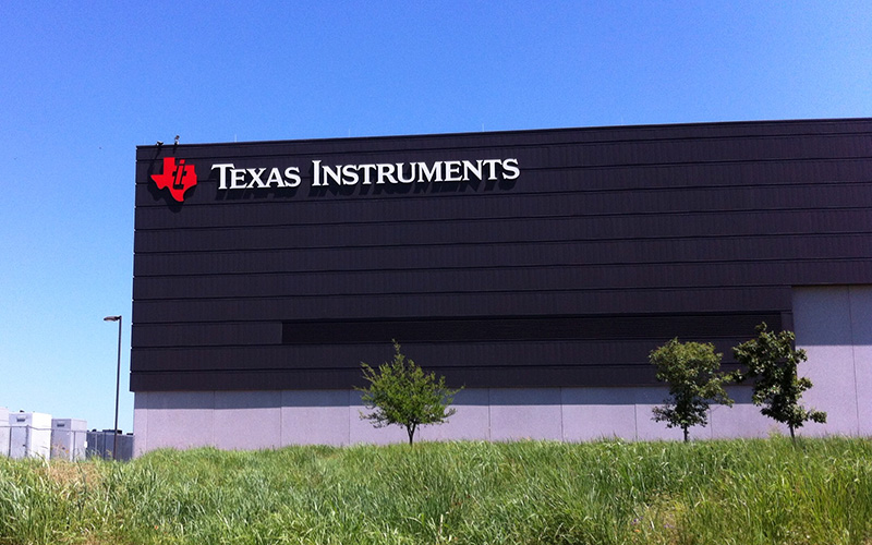 Texas Instruments forecast signals prolonged chip slump | FMT