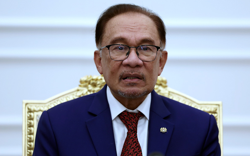 Dalam ucapan Deepavali, Anwar mahu tingkat kebajikan masyarakat Hindu | FMT