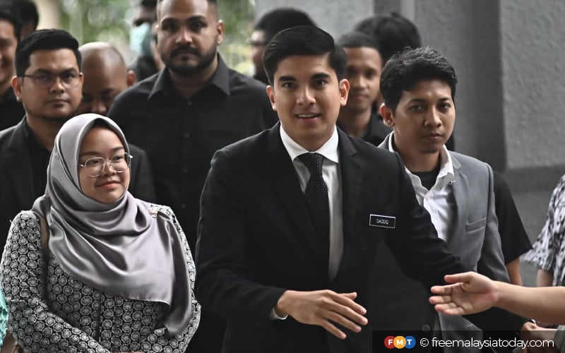 Syed Saddiq arrives at KL High Court for verdict | FMT