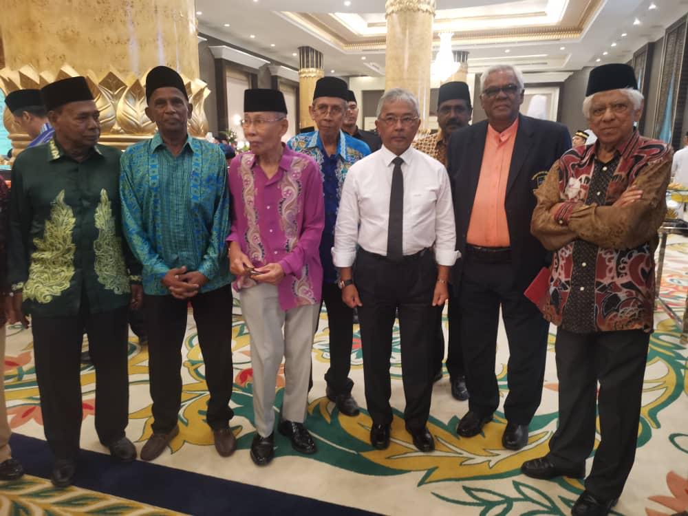 Royal touch to biggest reunion of sporting legends | FMT