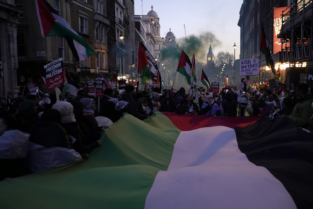 Thousands join pro-Palestinian march in London | FMT