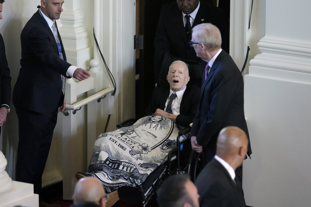Jimmy Carter makes rare public appearance at his wife’s memorial | FMT