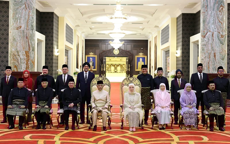 Analysts see DAP-Umno balancing act in Cabinet reshuffle | FMT