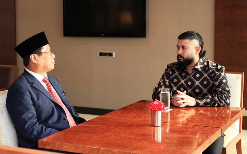 Johor Regent grants MACC chief an audience | FMT