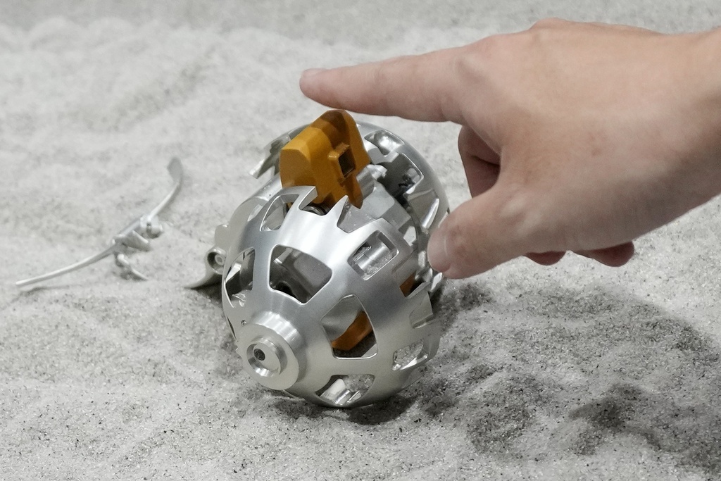 Japan begins precision landing of its ‘moon sniper’ | FMT