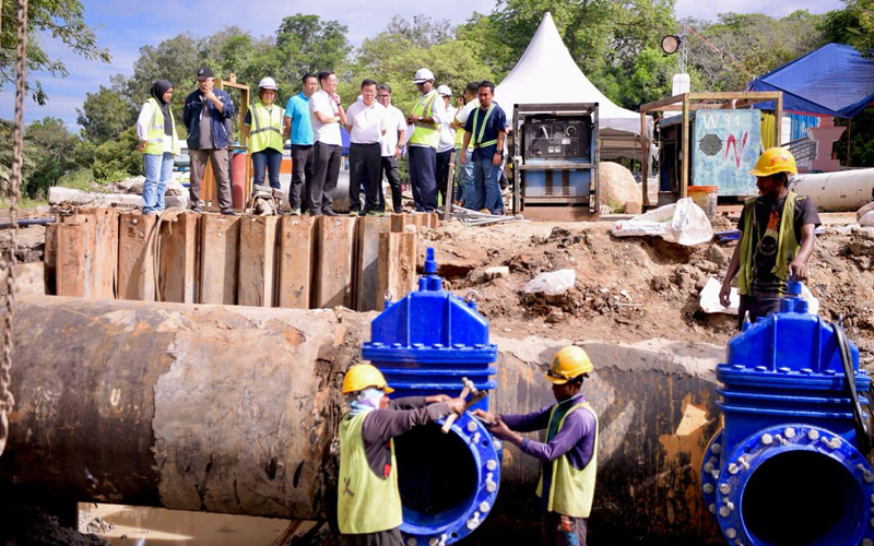 Kerja apit paip pecah di dasar sungai masih ikut jadual, kata Chow | FMT