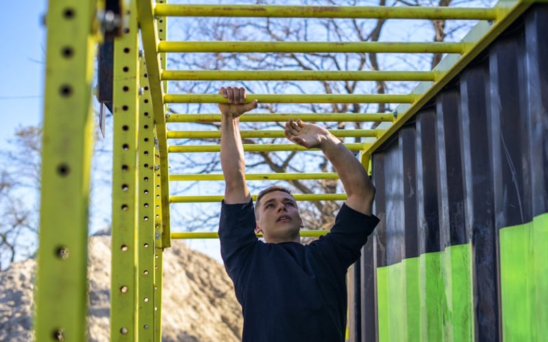 What is ‘monkey-barring’, another toxic dating trend? | FMT