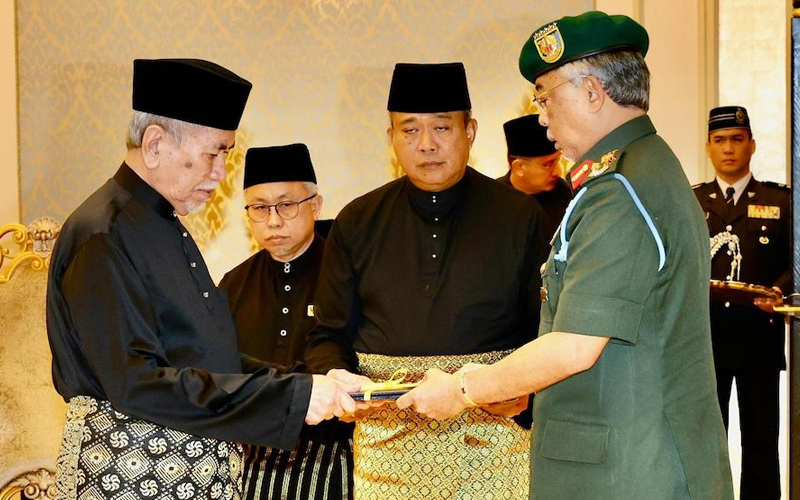 Wan Junaidi sworn in as 8th Sarawak governor | FMT