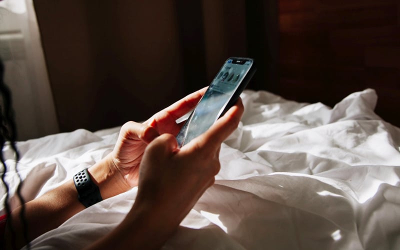 Why you should stop checking your phone first thing in the morning | FMT