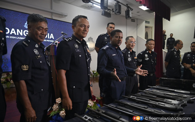 Bawa balik ‘pump gun’, 11 ‘pak guard’ bank ditahan | FMT