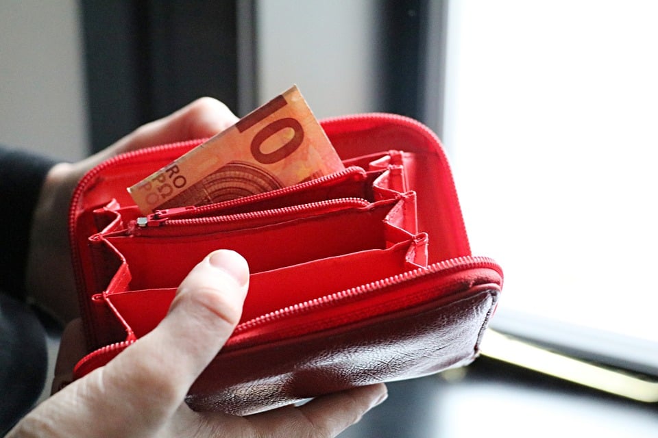 Getting a new wallet? Beware of these 6 ‘rules’ during CNY | FMT