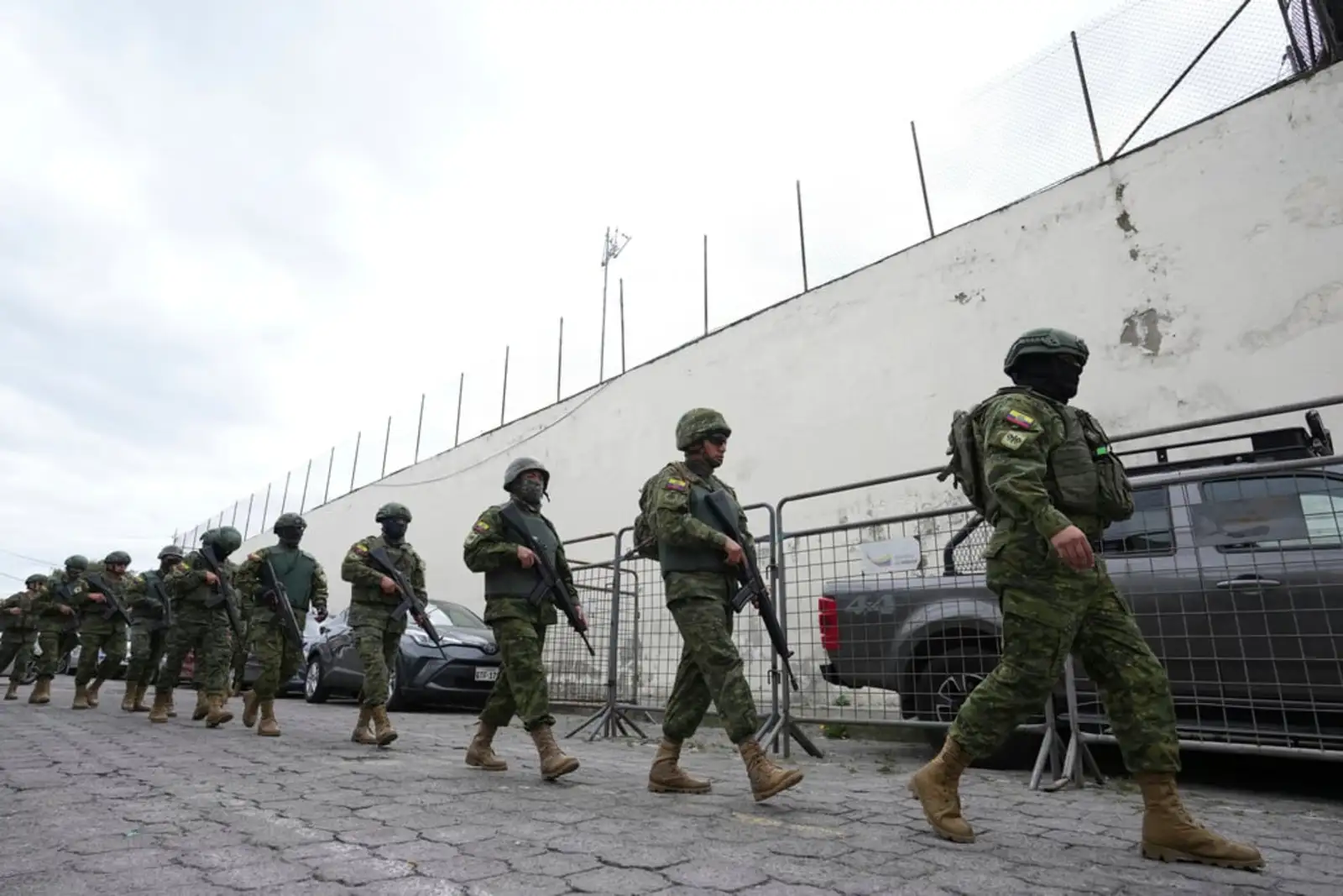 Revolt at Ecuador jail where powerful gang leader escaped | FMT