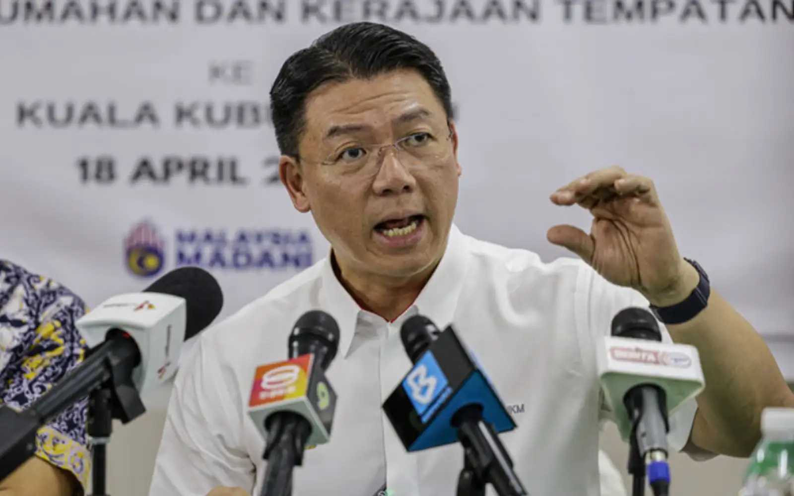 Housing and local govt ministry ‘online ambassadors’ to fight fake news | FMT