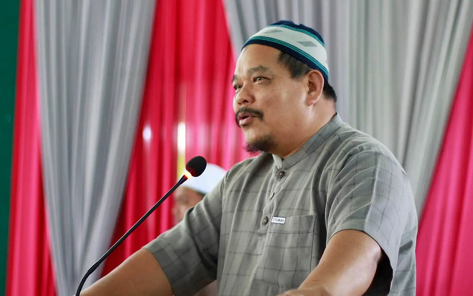 Kami tak arah tutup karnival, kata exco selepas video Azwan Ali menari ...