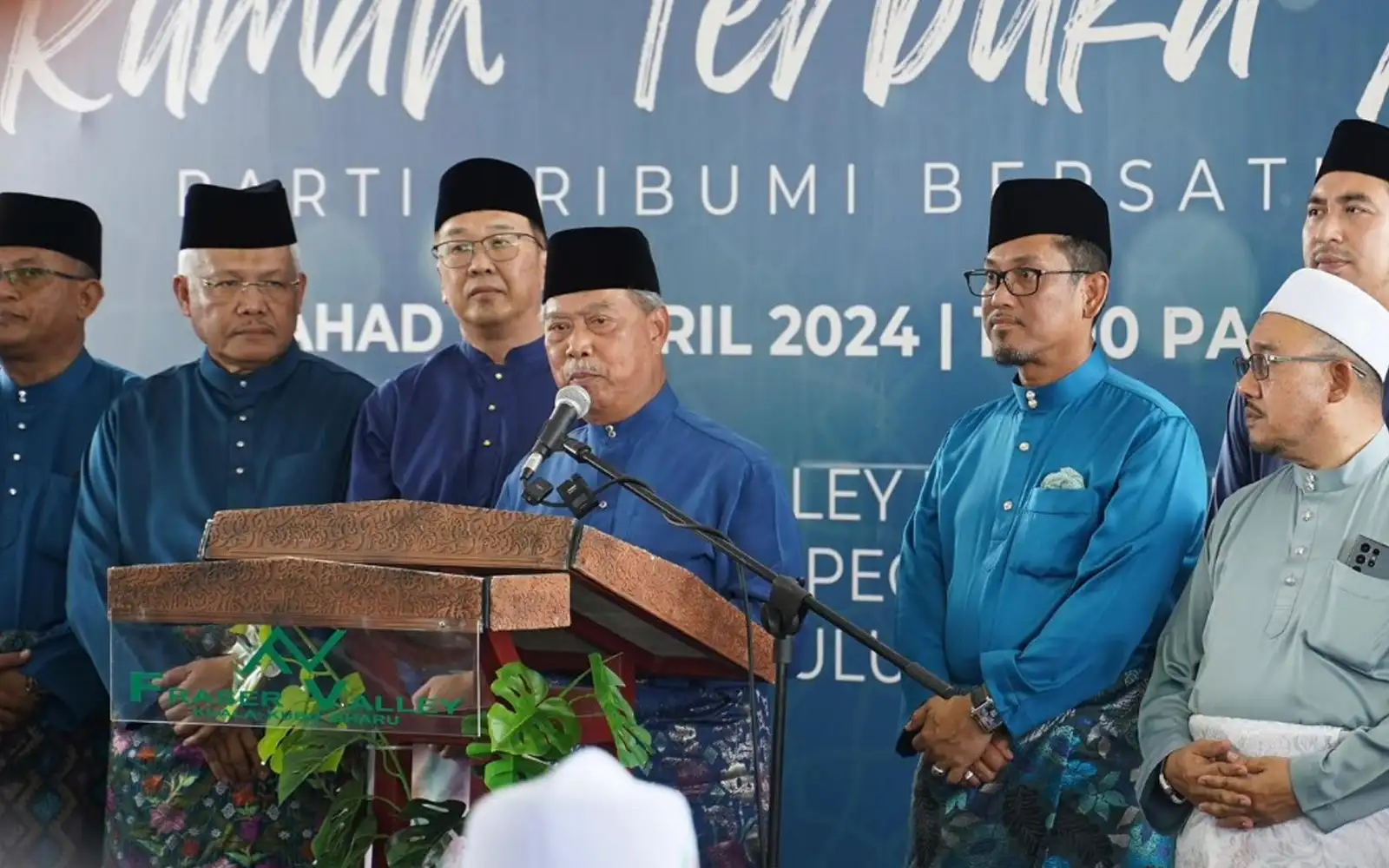 Why is Anwar keeping his hands off affidavit issue, asks Muhyiddin | FMT