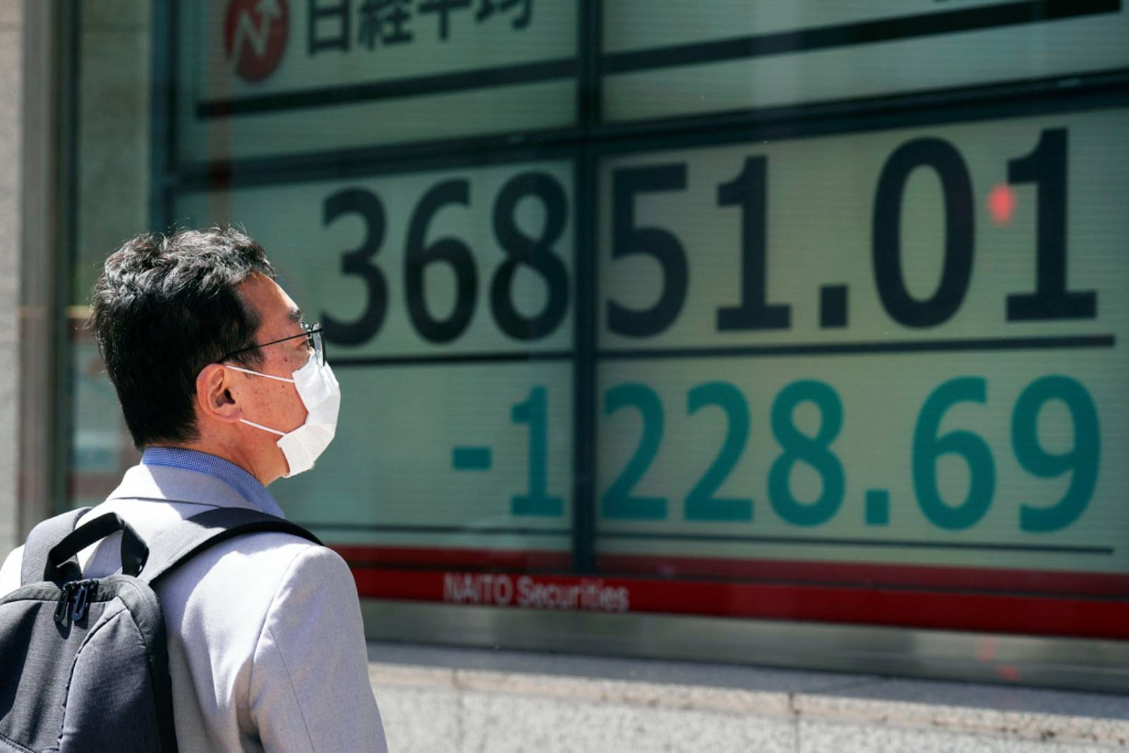 Tokyo’s Nikkei drops over 1,000 points, most in 3 years | FMT