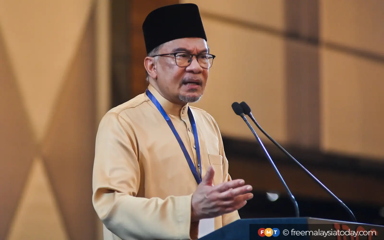 No cracks in unity govt, good luck to the agitators, says Anwar | FMT