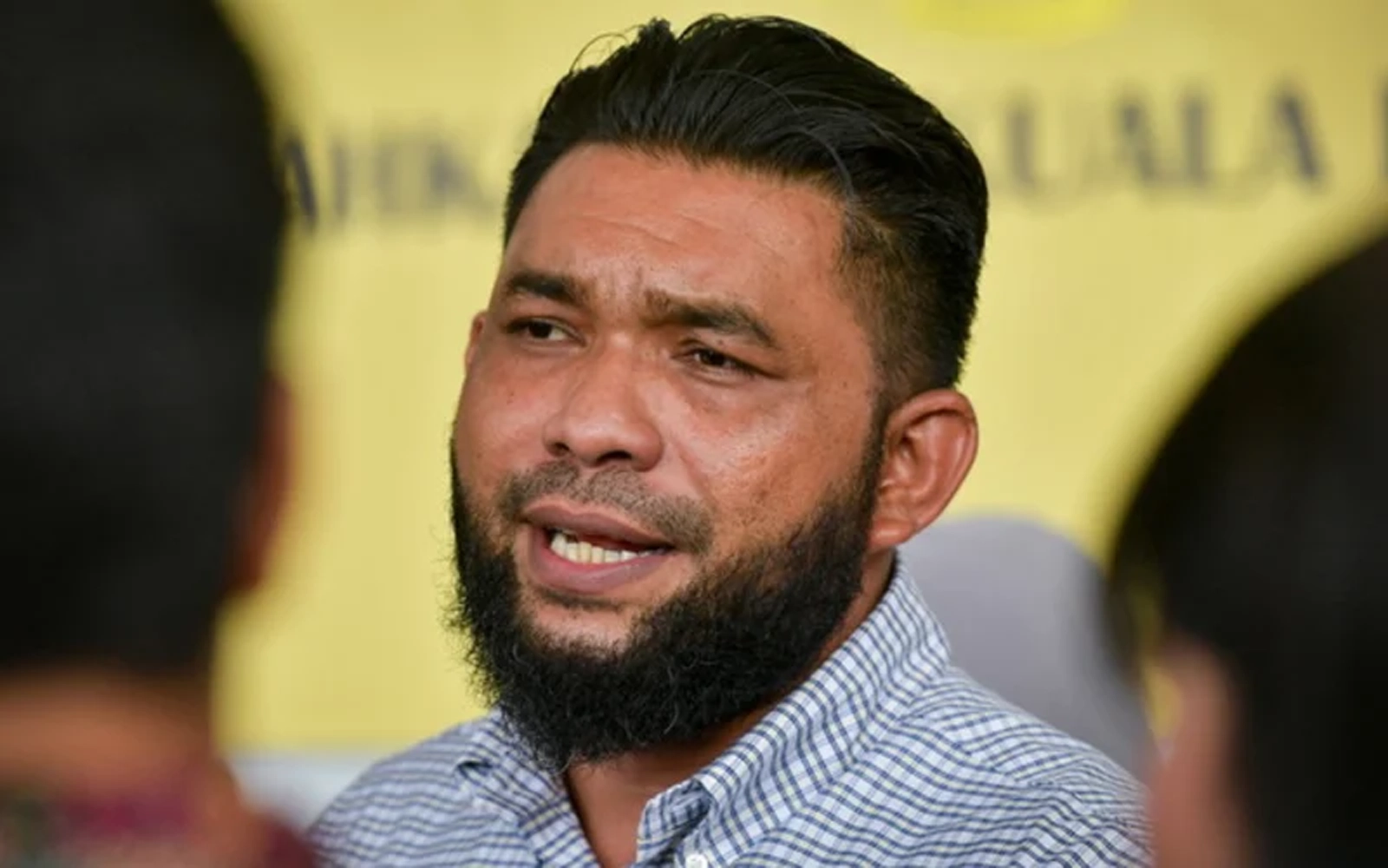 Aibkan Agong, penulis blog Wan Azri ditahan polis | FMT