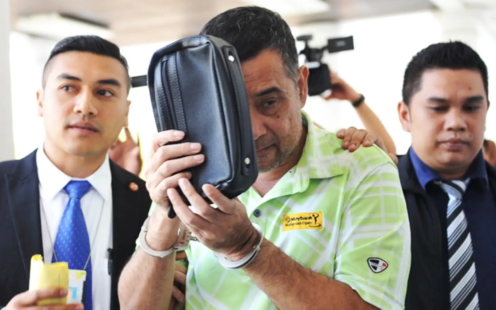 RM17mil in office pantry not mine, says ex-Sabah water dept director | FMT