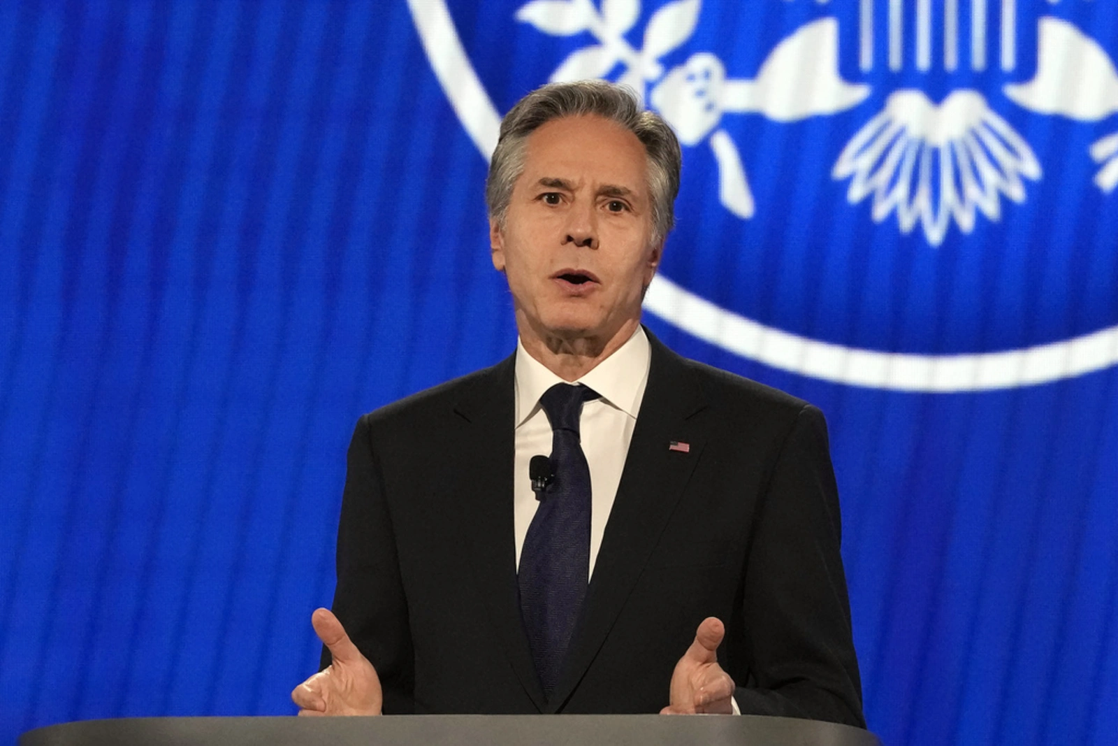 US repatriates Western citizens from IS camp in Syria | FMT