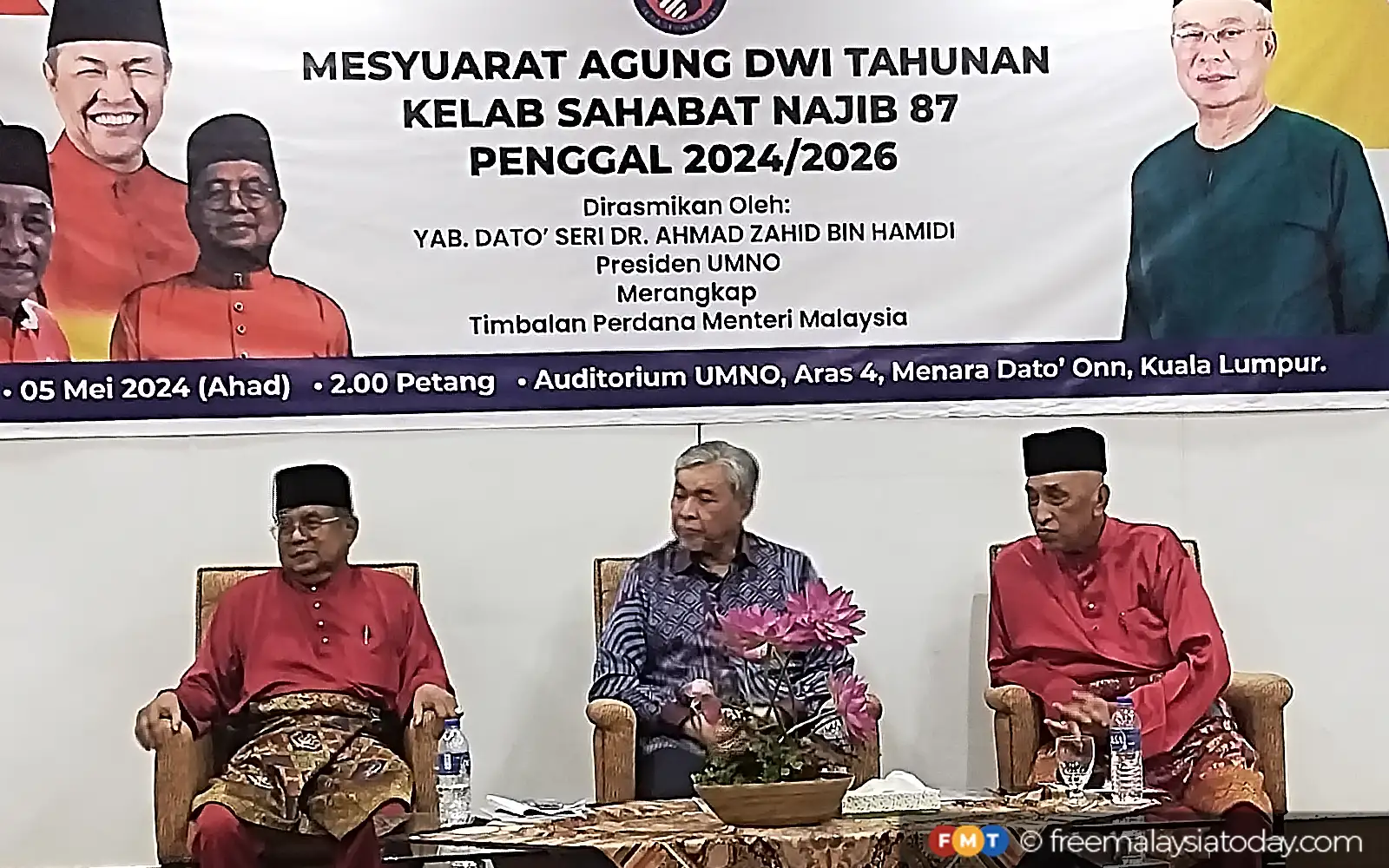 Pelbagai jalan diguna untuk bebaskan Najib, kata Zahid | FMT