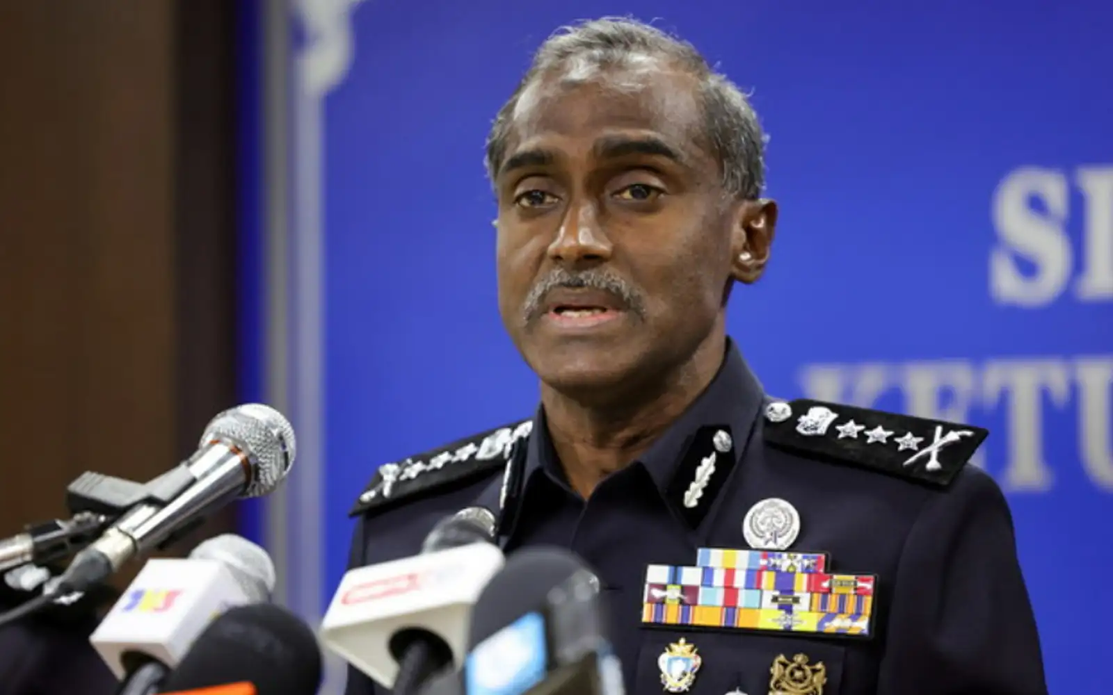 Cops uncover fake liquor processing plant in Johor | FMT