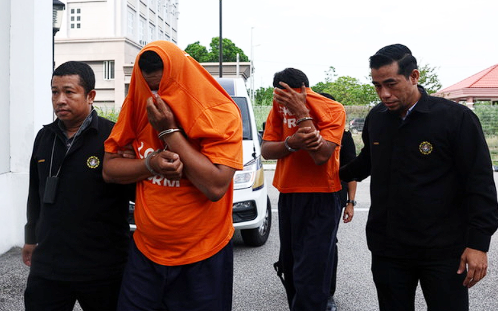 Rasuah tawar tuduhan ringan, 2 pegawai penguat kuasa direman | FMT