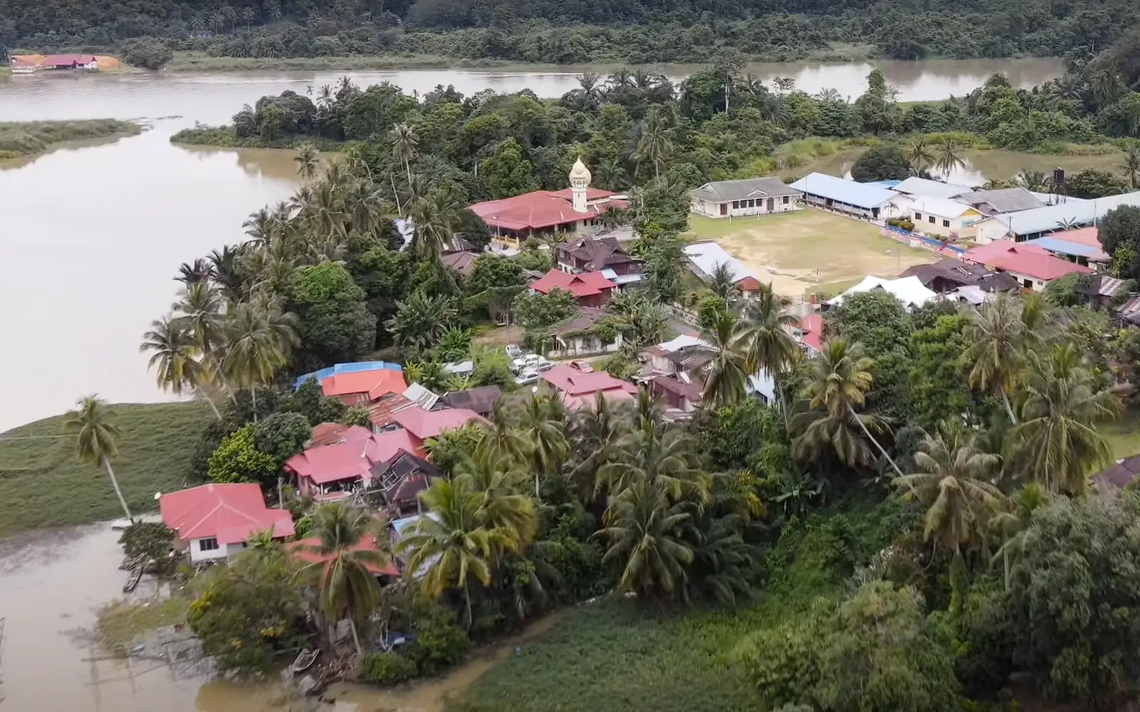 Home ministry adopts ‘mini Amazon’ village, pledges RM2.5mil | FMT