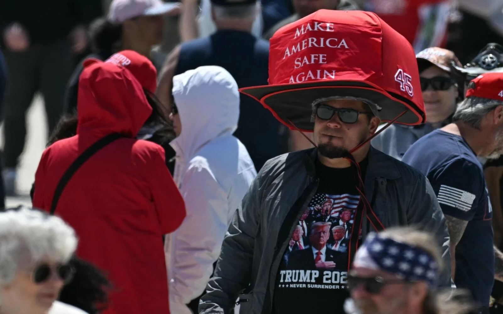 Trump fans defiant ahead of ex-fixer’s court testimony | FMT