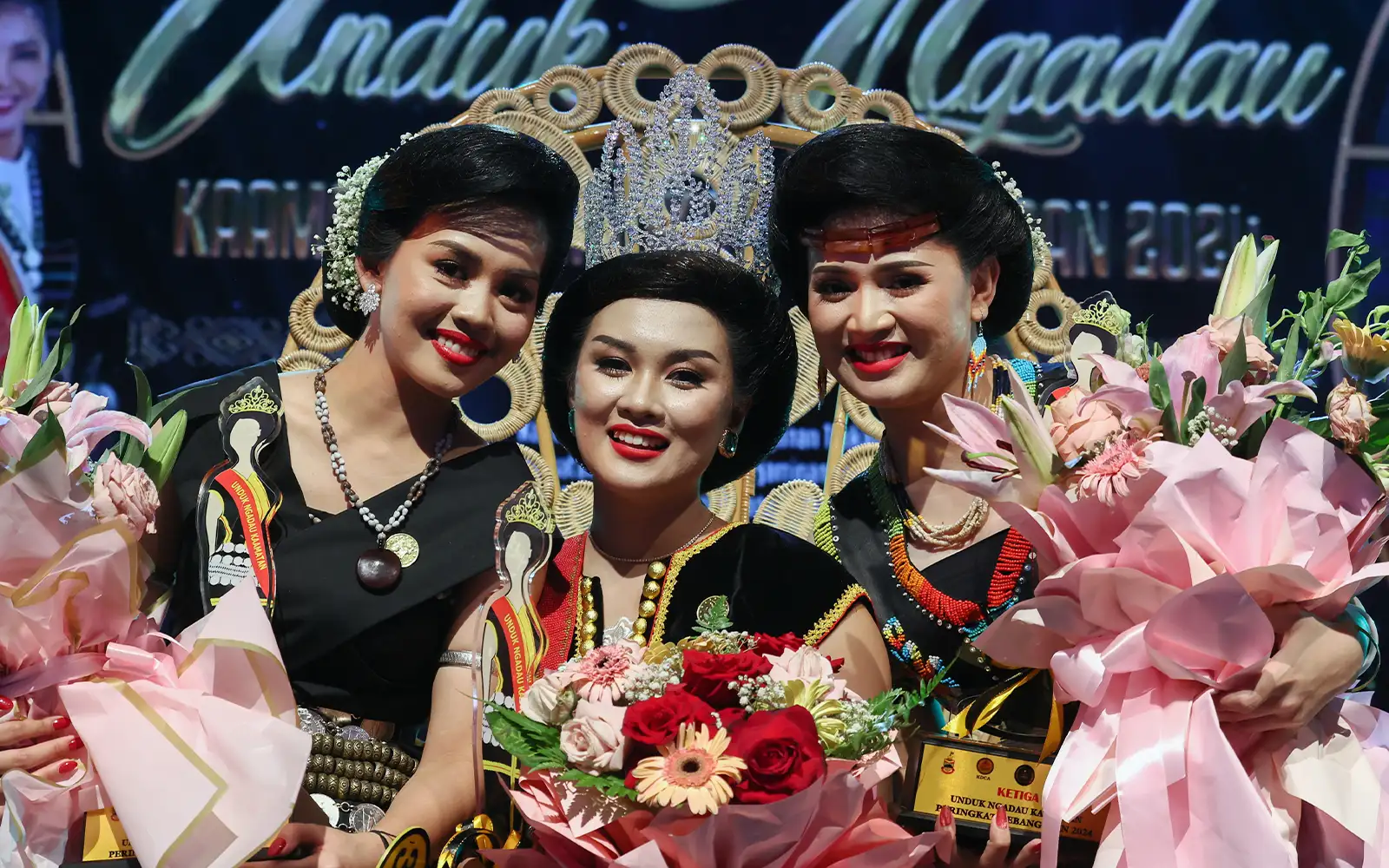 Primary school teacher crowned Kaamatan queen | FMT