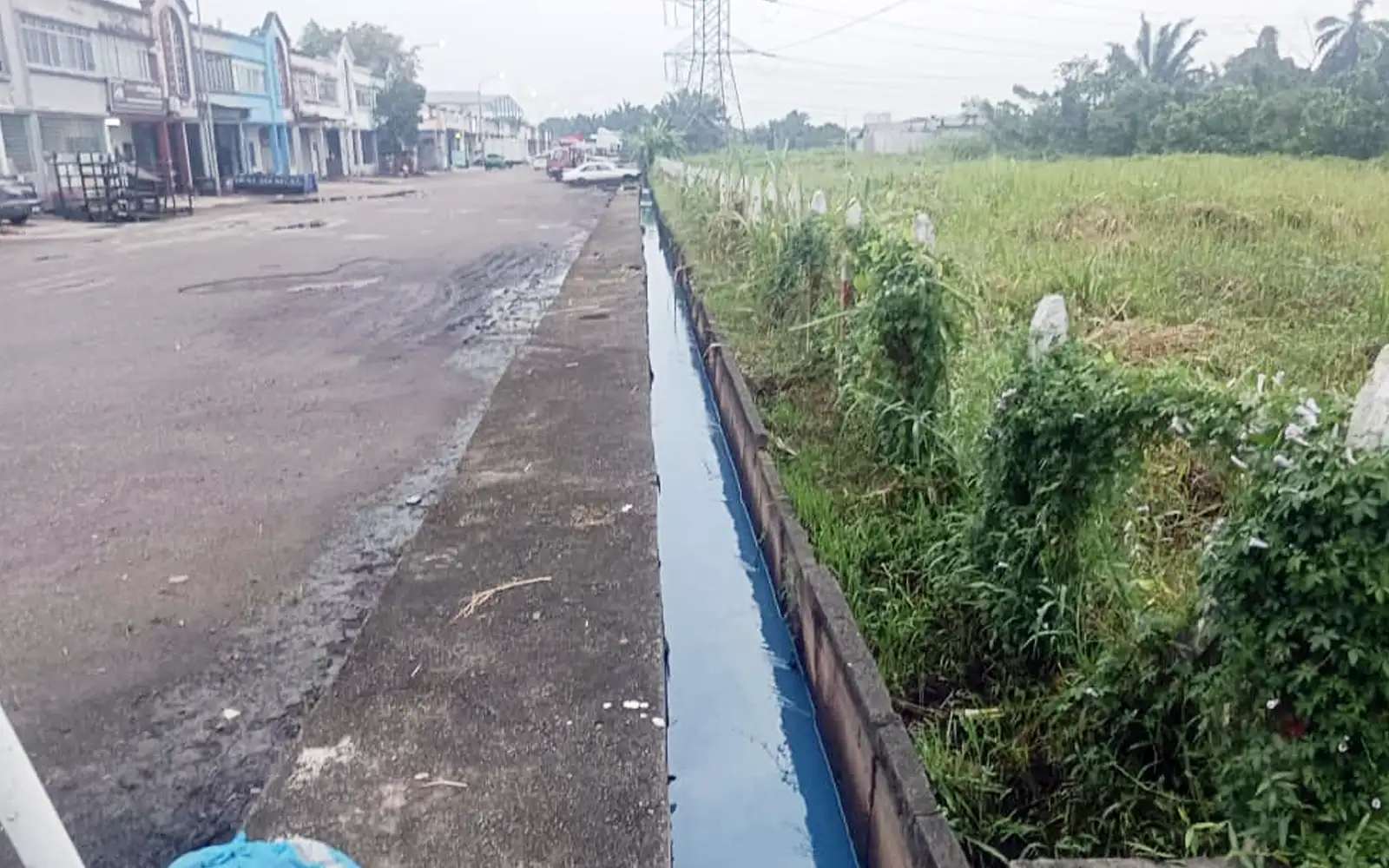 Air Sg Kandis warna biru bukan daripada pelepasan kilang, kata JAS ...