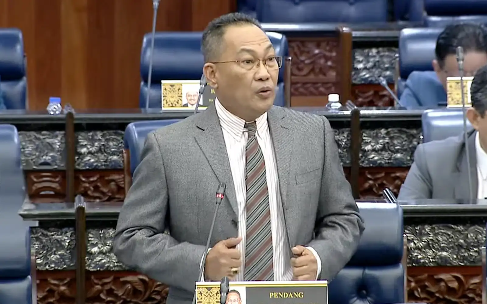 PAS MP retracts ‘gangster leader’ remark against Loke | FMT