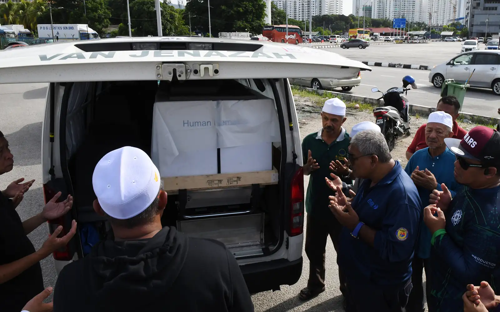 Body of M’sian climber who died on mountain in Alaska brought home | FMT