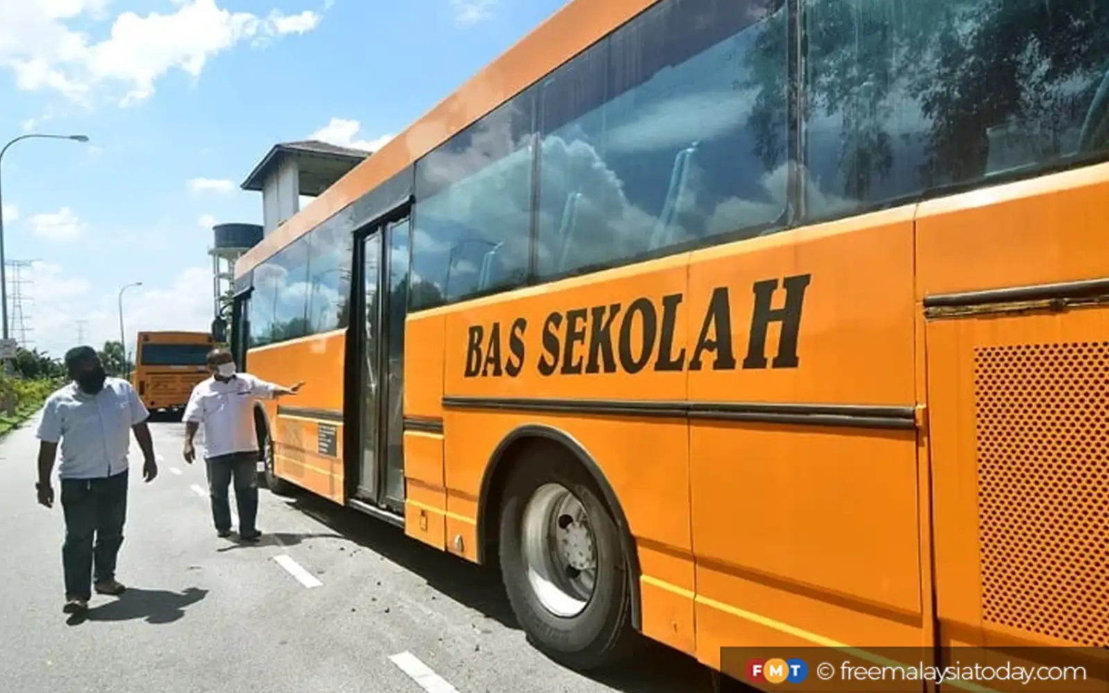 Naik tambang kerajaan tarik lesen, PM beri amaran pengusaha bas sekolah ...