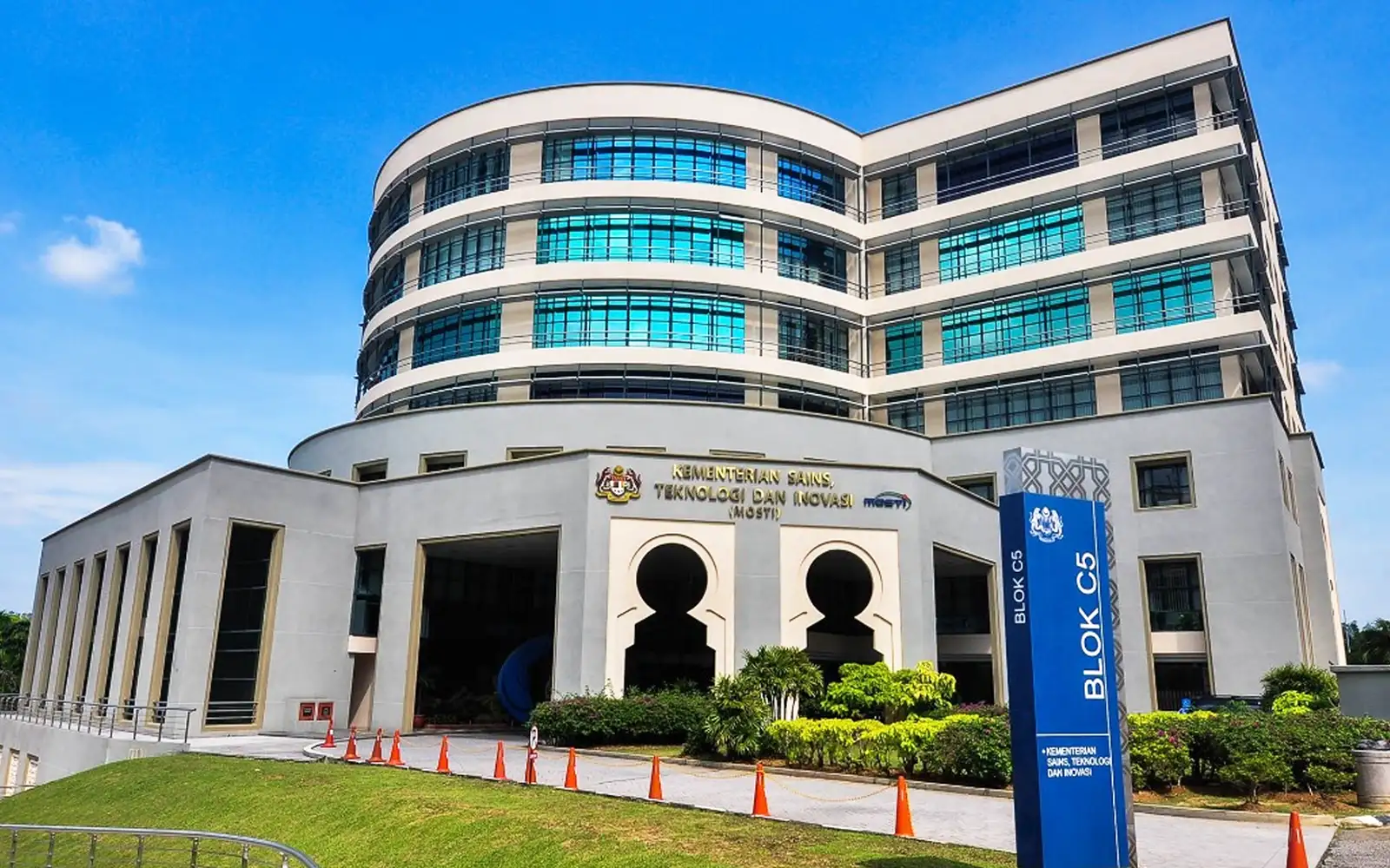 22% of ‘soonicorns’ are Bumiputera firms, says Mosti | FMT