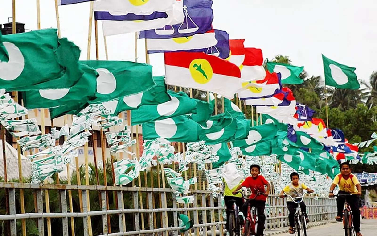 Umno-Bersatu-PAS partnership a dimming dream, say analysts | FMT Umno-Bersatu-PAS partnership a dimming dream, say analysts | FMT