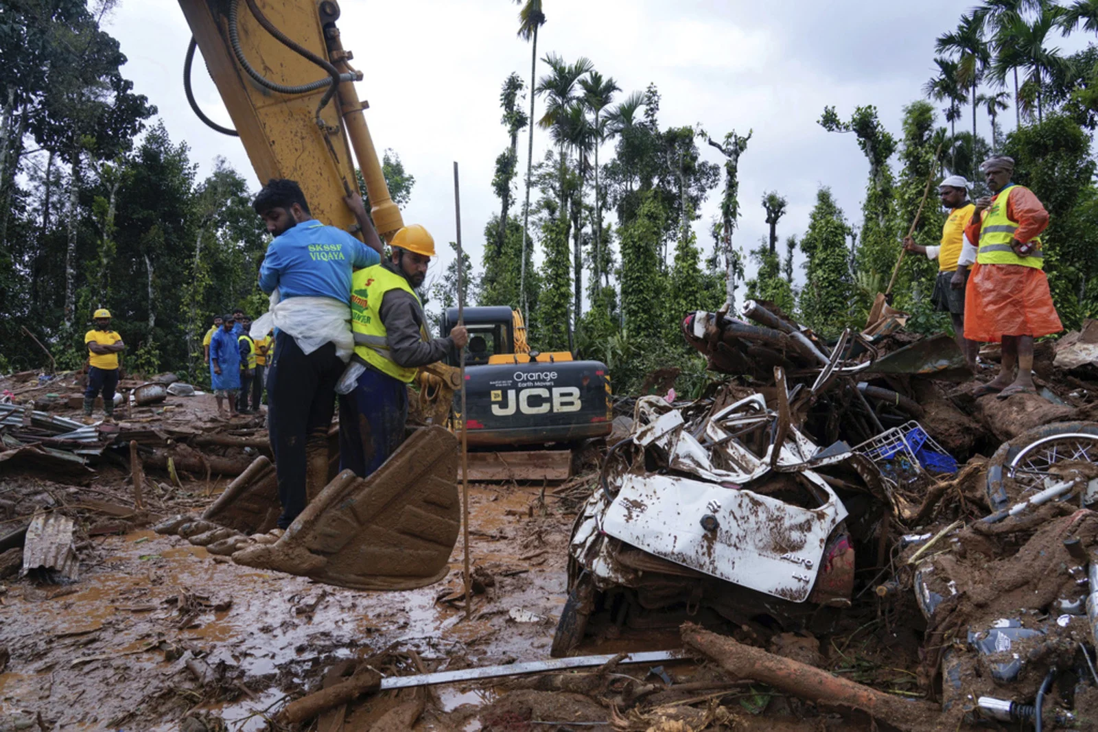 Death toll in India landslides at 224, more people feared trapped | FMT