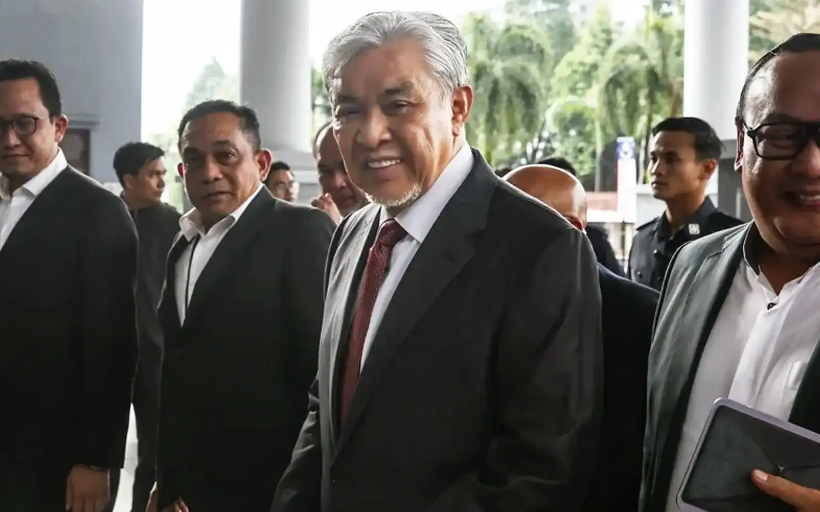Prosecution’s appeal on Zahid’s VLN case moved to Dec 12 | FMT