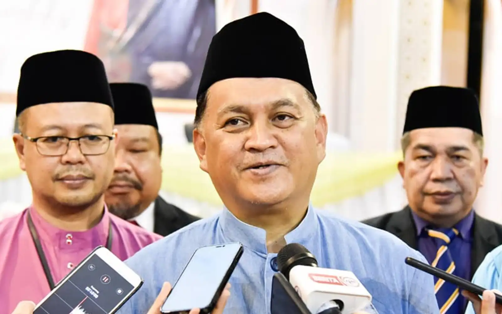 Skandal lombong: Menteri Sabah bidas laporan ‘niat jahat’, mahu ambil tindakan | Hot FM