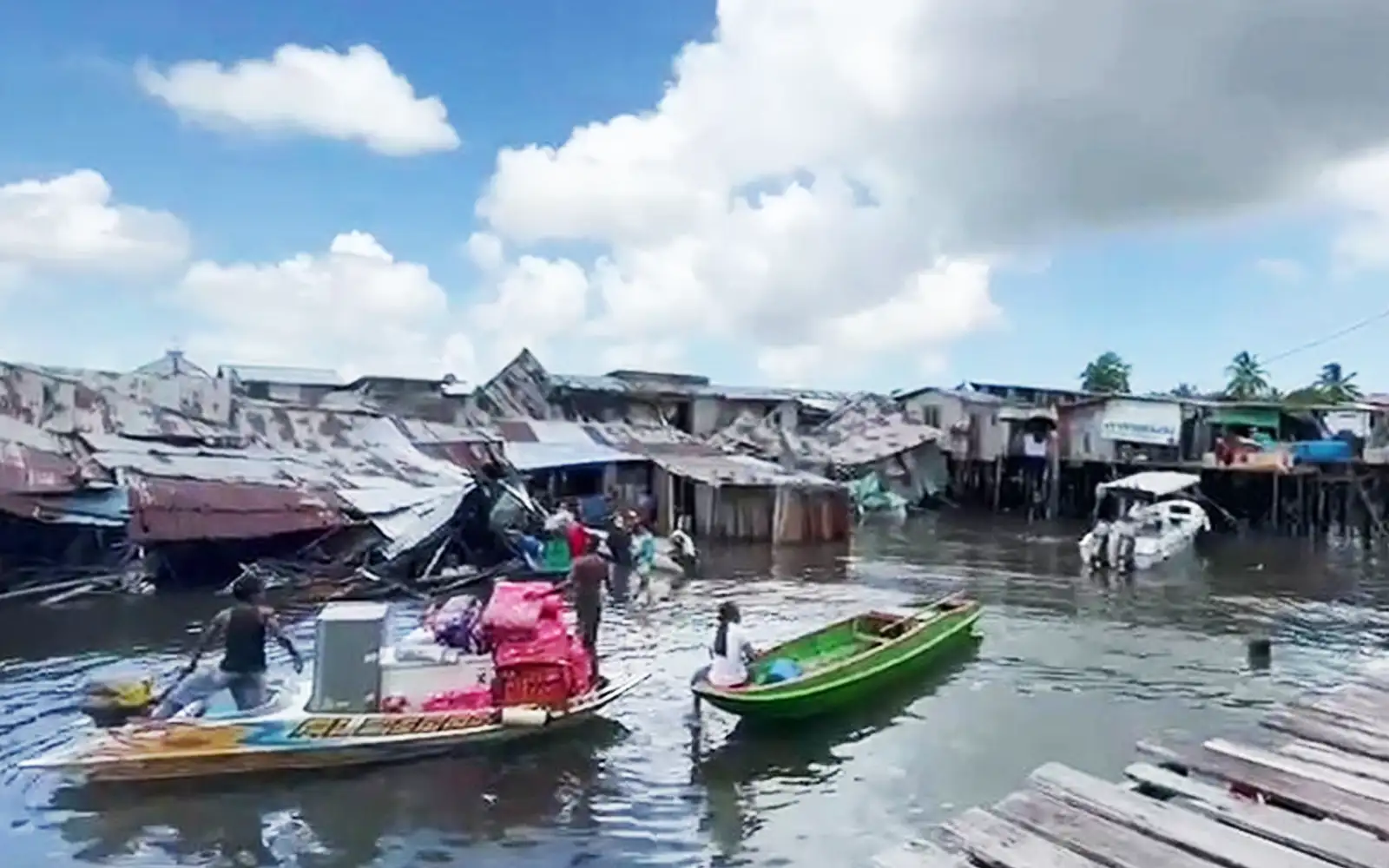 196 mangsa terjejas rumah roboh di Semporna | Hot FM