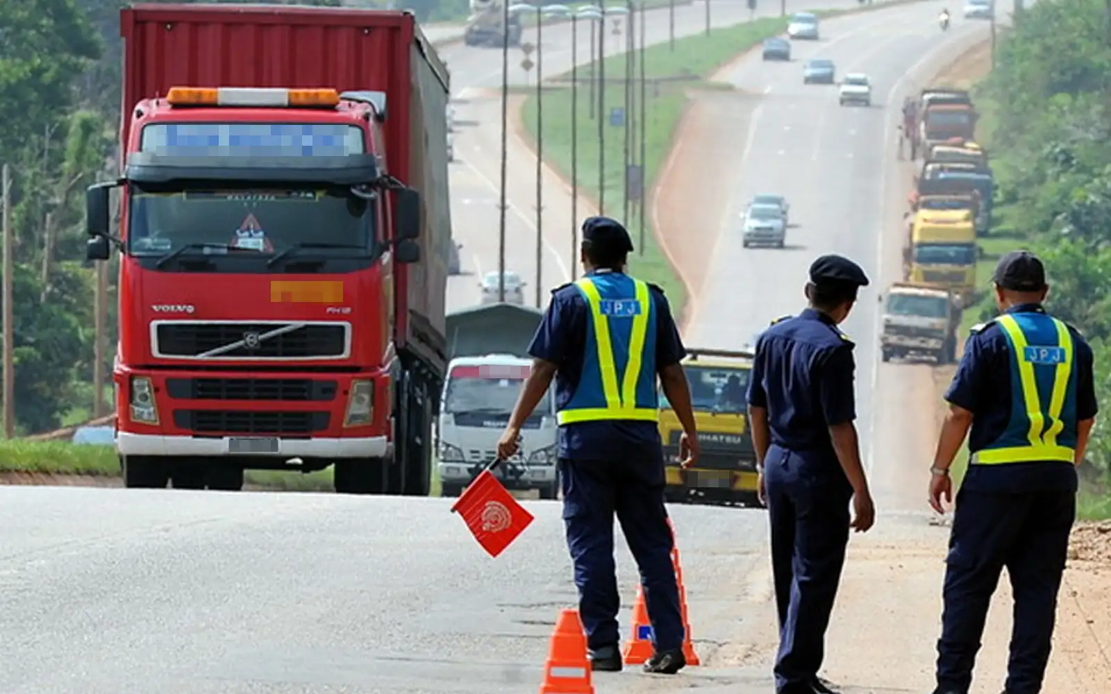 JPJ lancar ‘Gempur Teknikal’ sasar kenderaan perdagangan | Hot FM