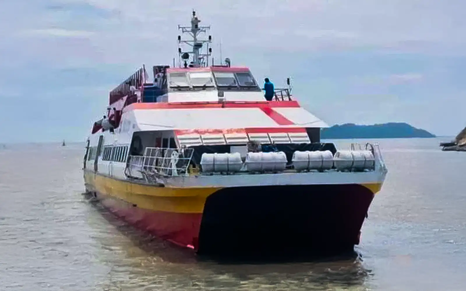 High waves force cancellation of 8 more Langkawi ferry trips | FMT