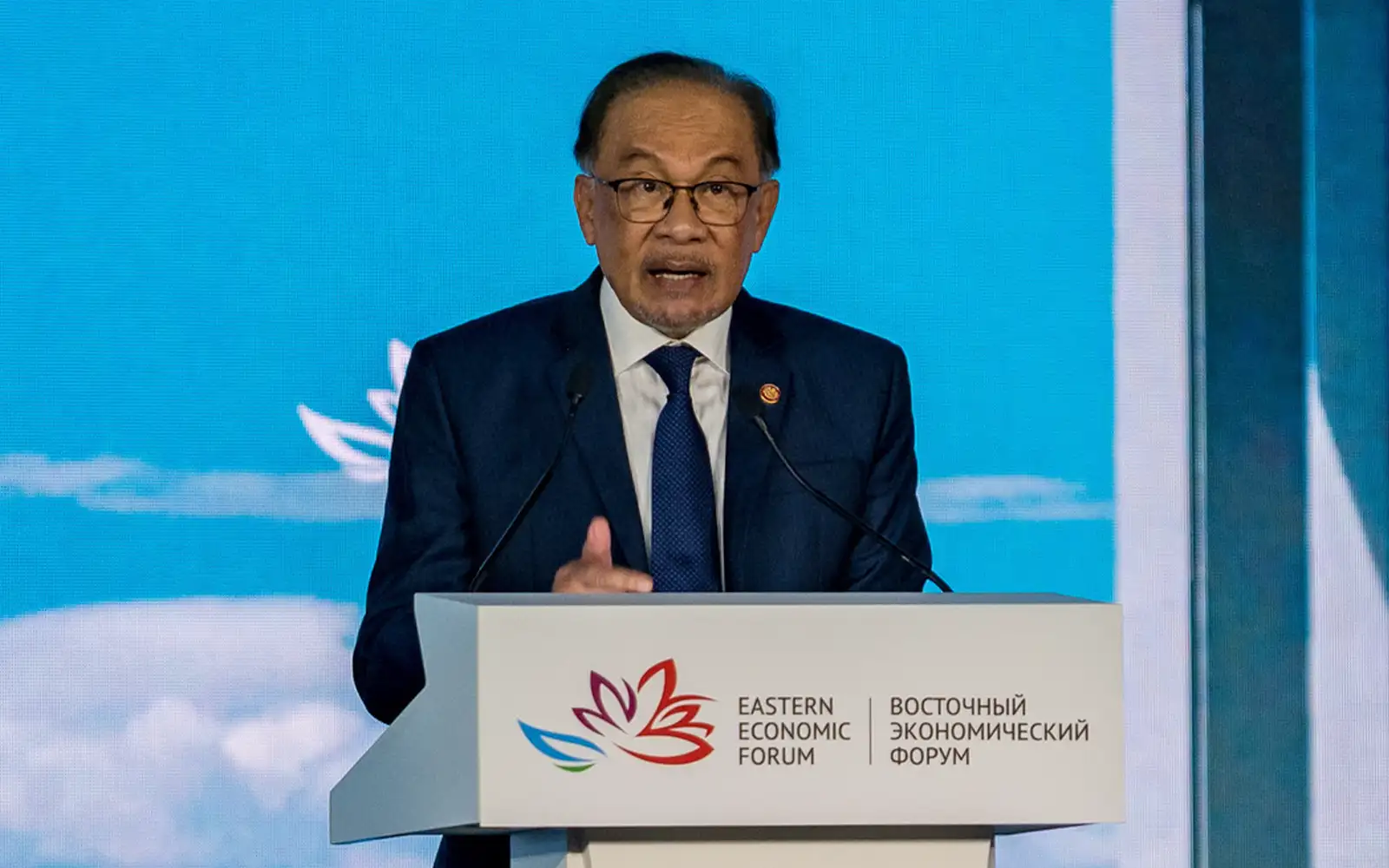 Not in Malaysia’s interest to side with West against Russia, says Anwar ...